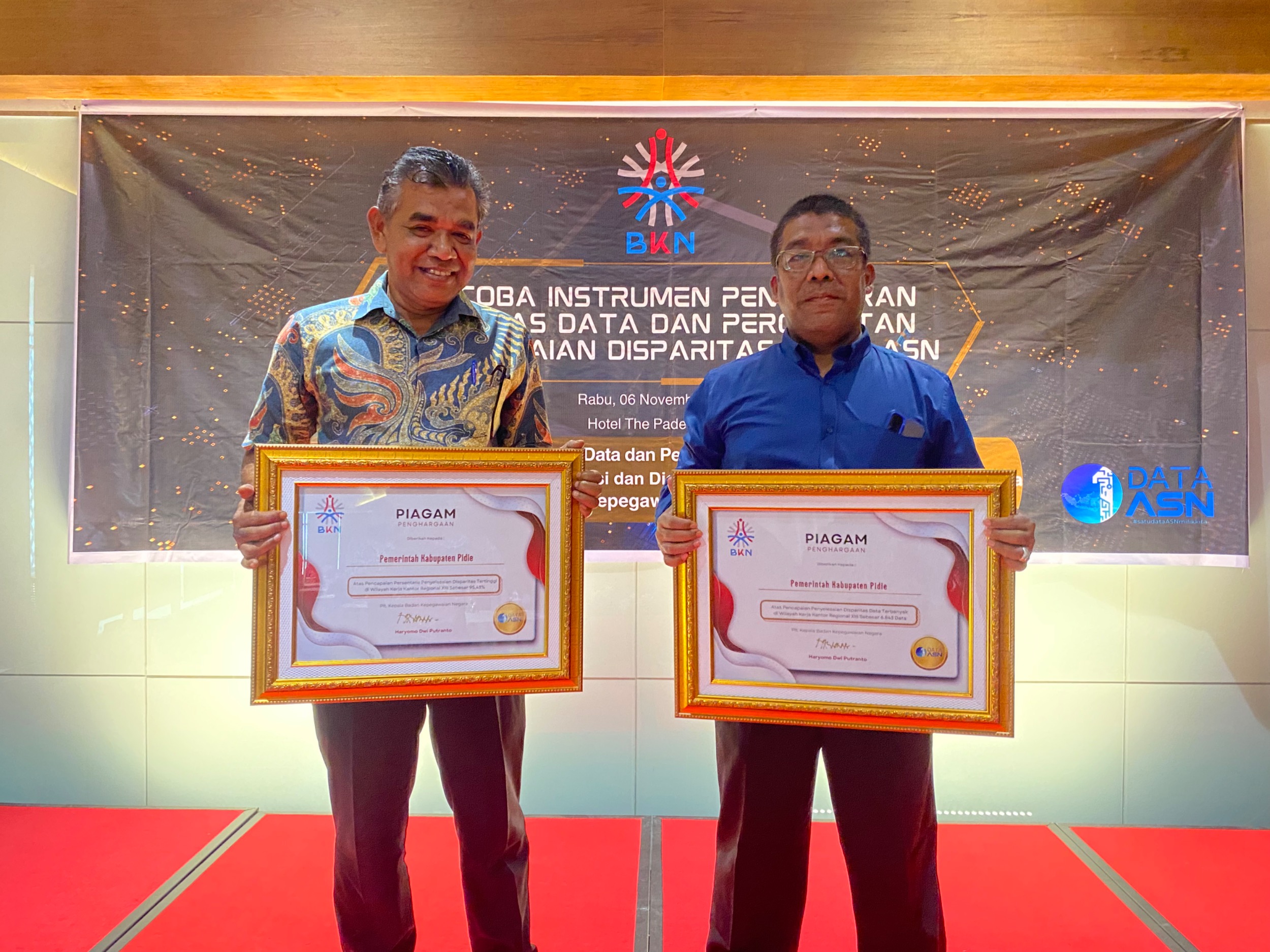 SIGLI - Pemerintah Kabupaten Pidie meraih dua penghargaan sekaligus dari Badan Kepegawaian ...